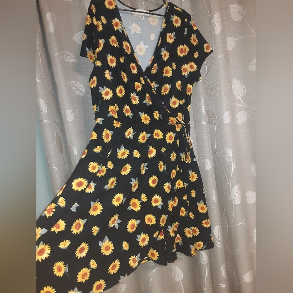 Derek Heart | Dresses | Derek Heart 2x Sunflower Wrap Dress | Poshmark